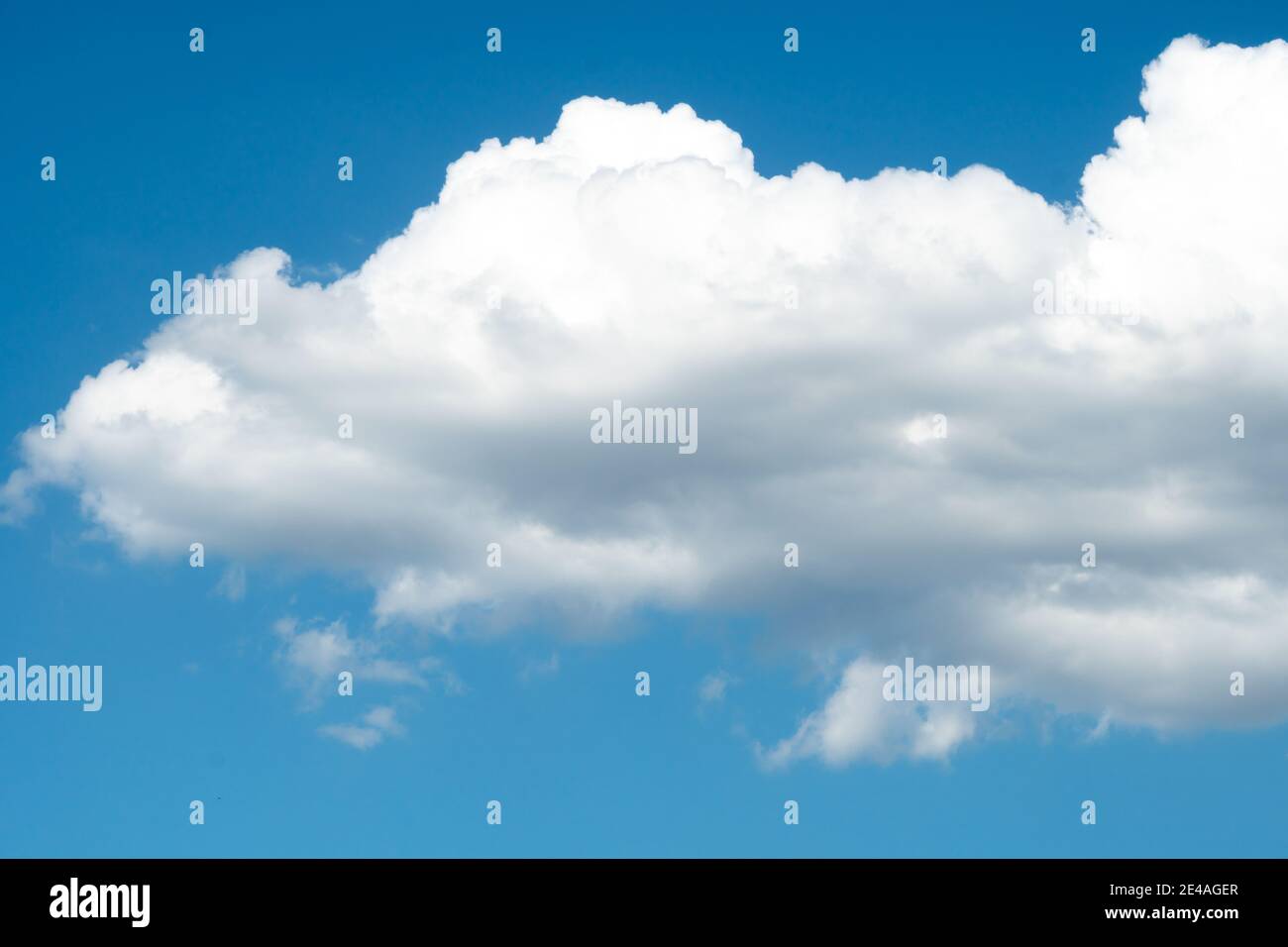 Blue sky background with beautiful clouds Stock Photo - Alamy
