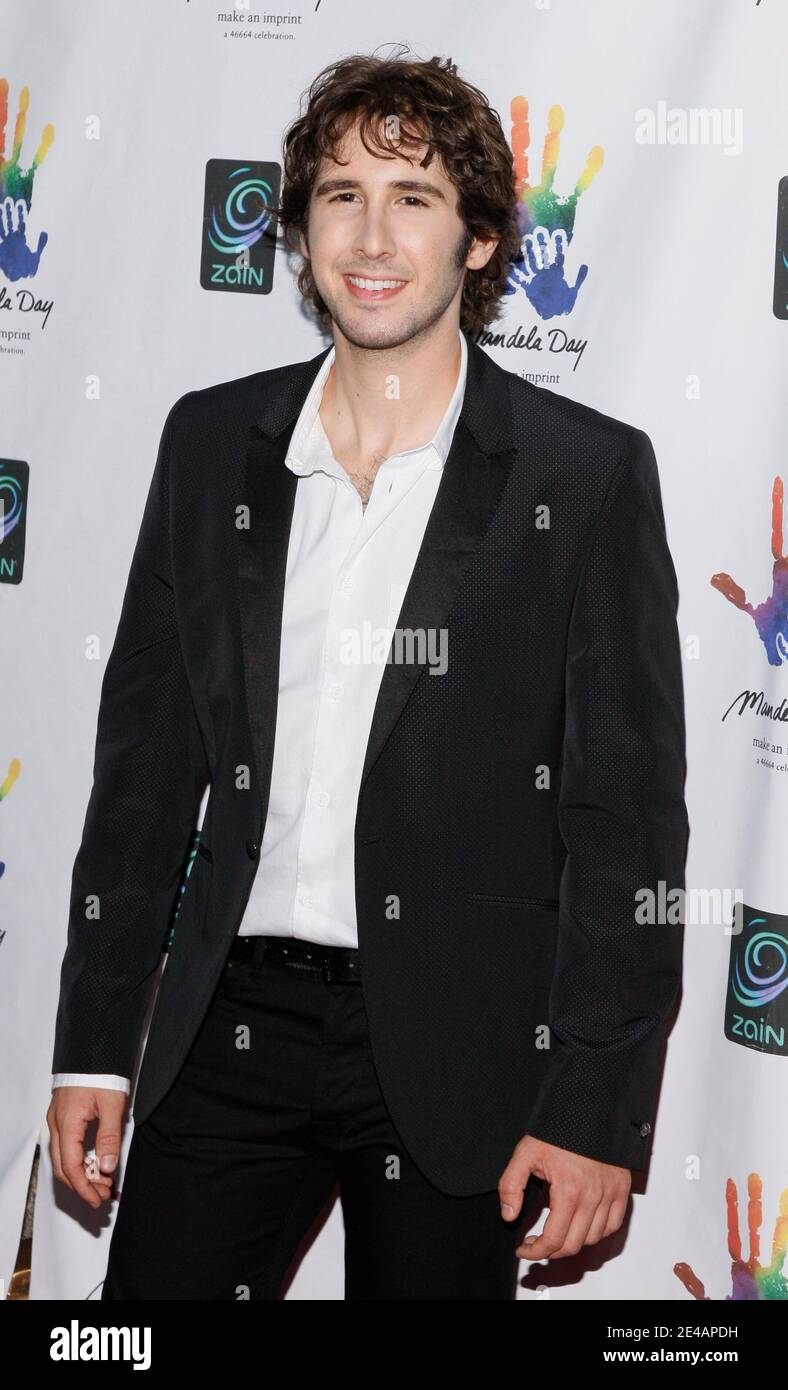 Singer josh groban attends the mandela day hi-res stock photography and ...