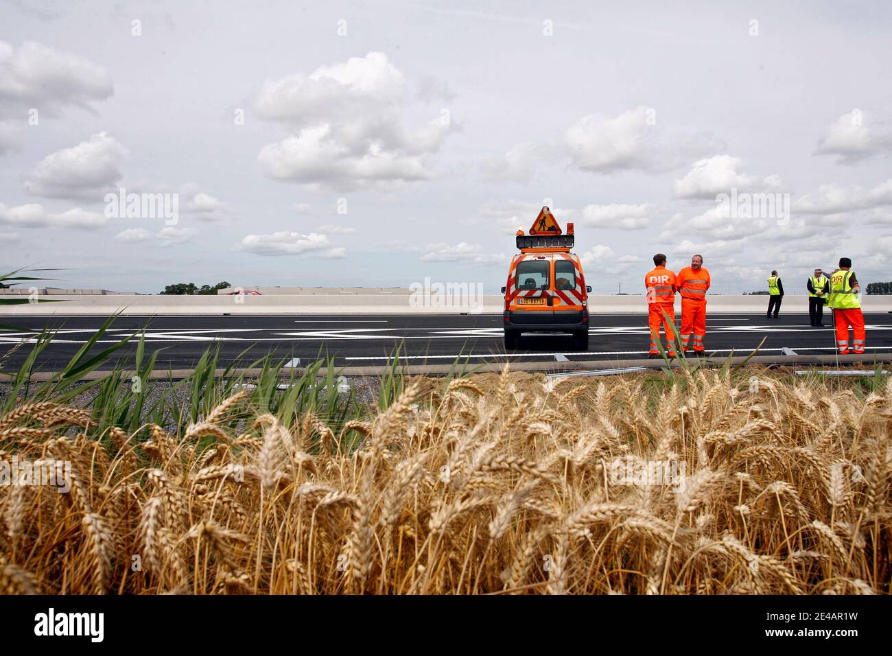 Chantier de renovation de l'autoroute A 25 qui relie Lille a Dunkerque ...