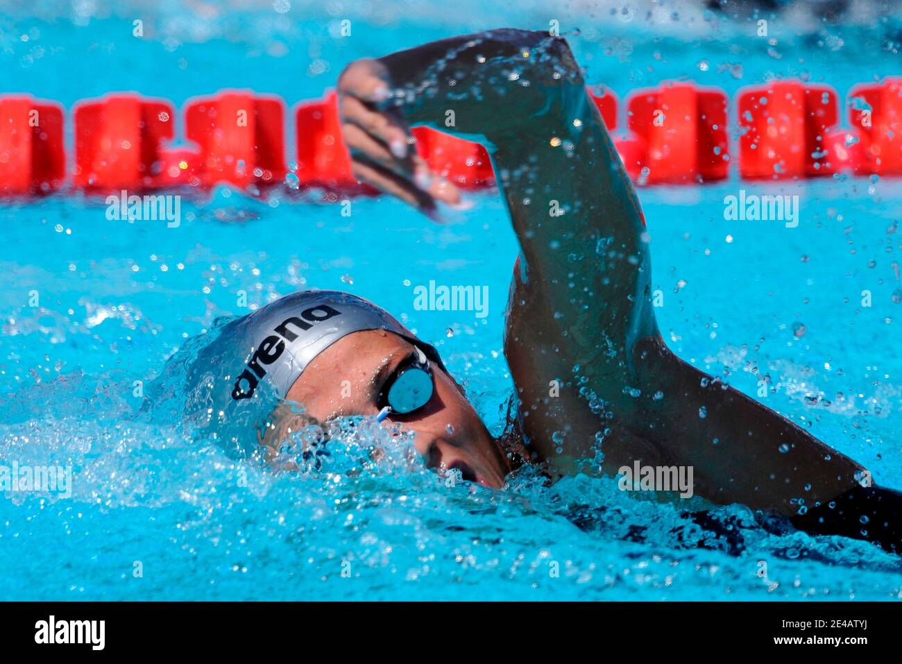 Roumania's Camelia Potec swimming in the heats of 1500 Meters Freestyle ...