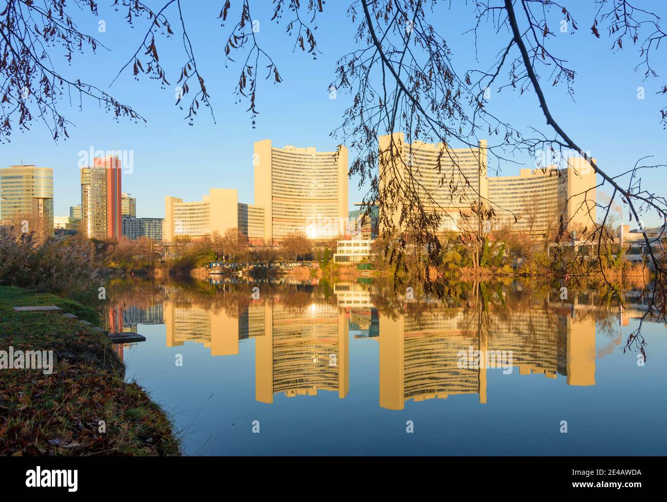 Un building in vienna hi-res stock photography and images - Alamy