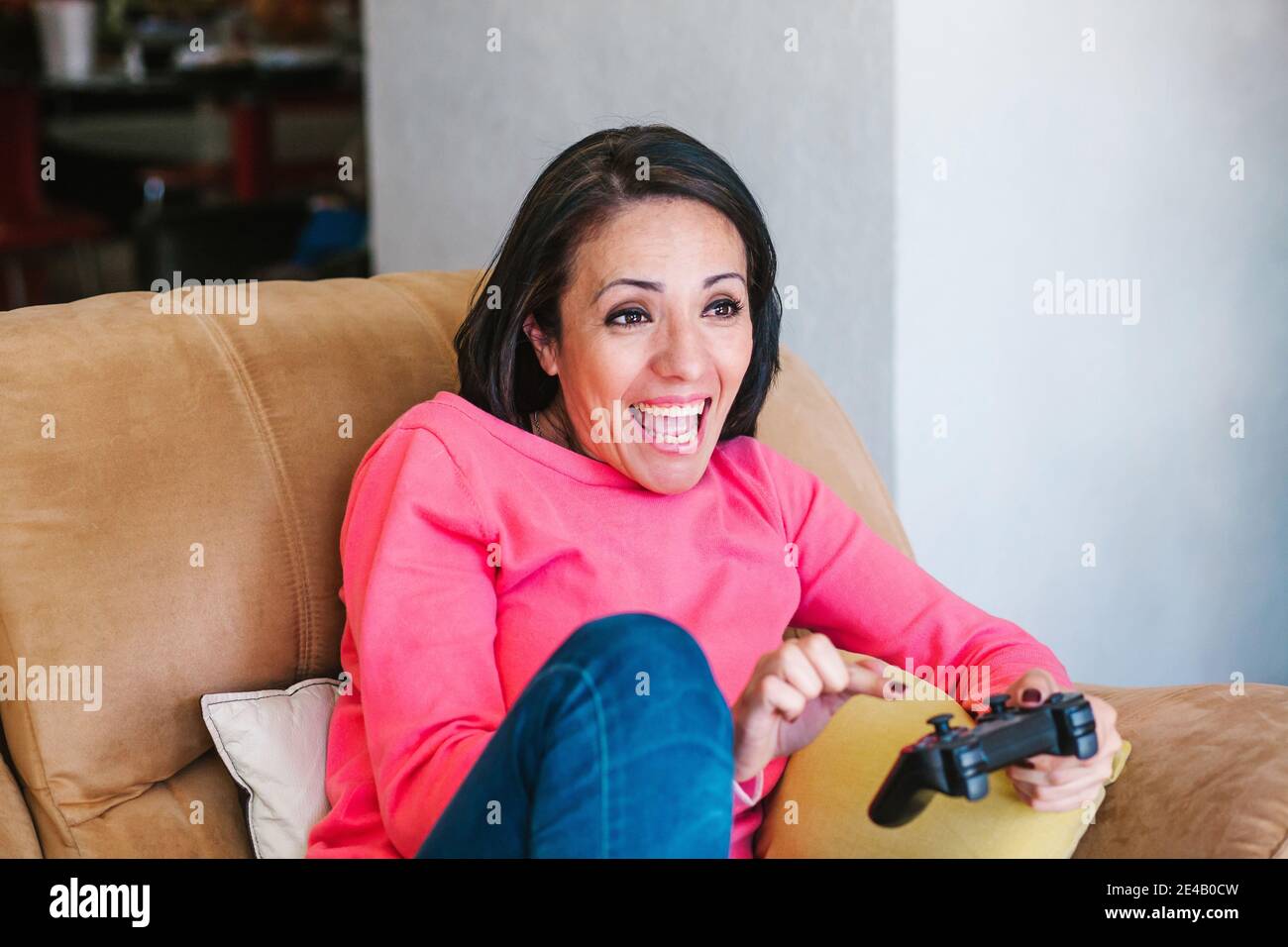 Woman seating hi-res stock photography and images - Alamy