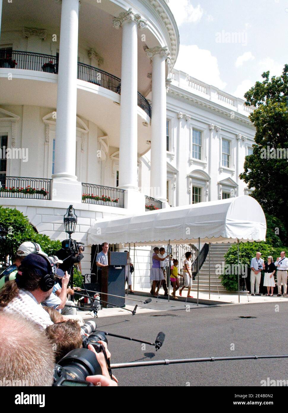 US President Barack Obama and his family depart the South Lawn of the ...