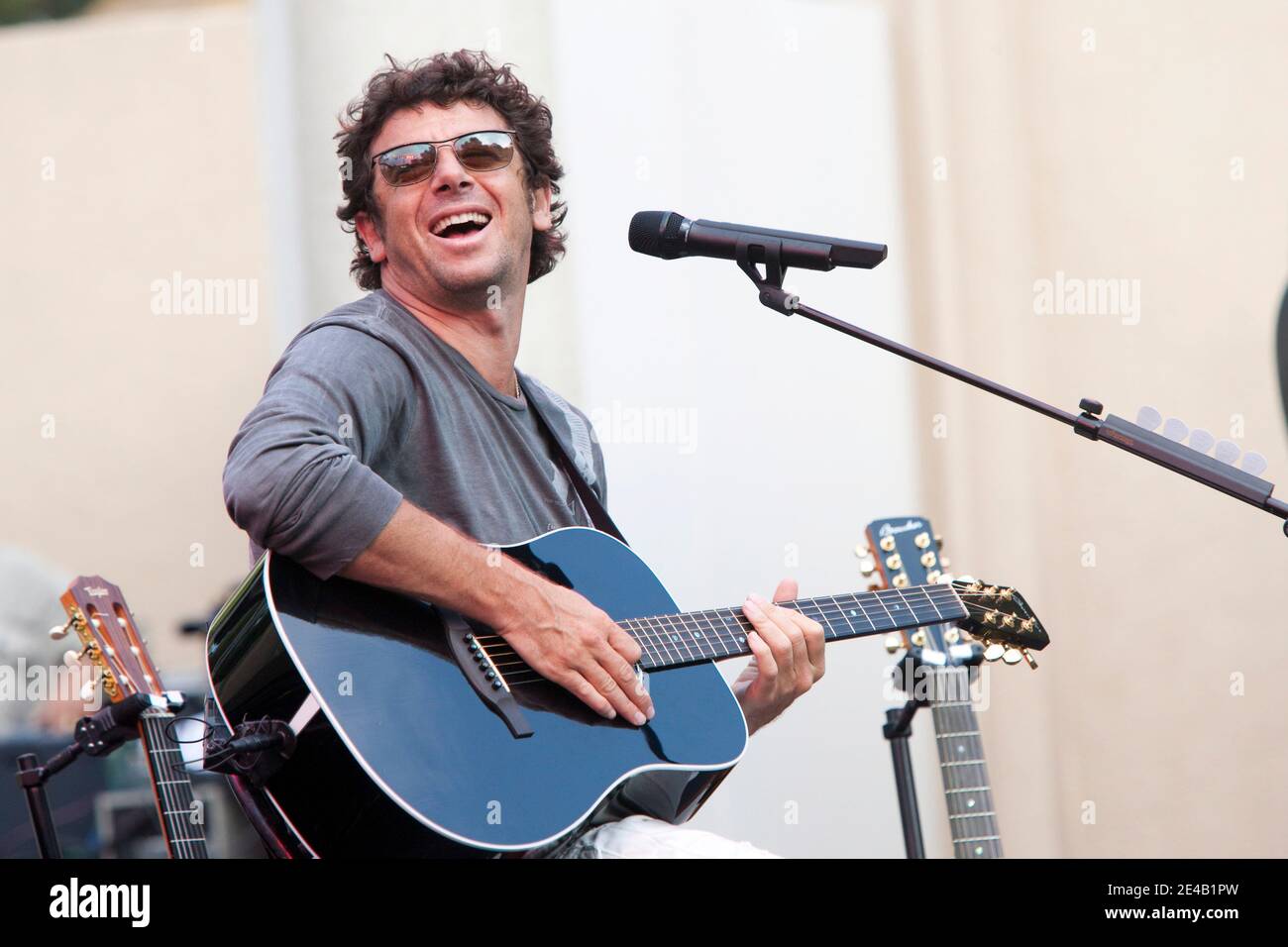 French singer Patrick Bruel performs live during the 25th 'Festival de ...