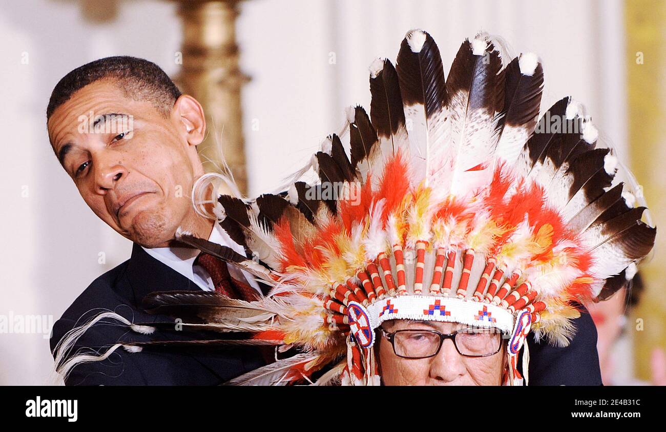 US President Barack Obama awards the Presidential Medal of Freedom to ...