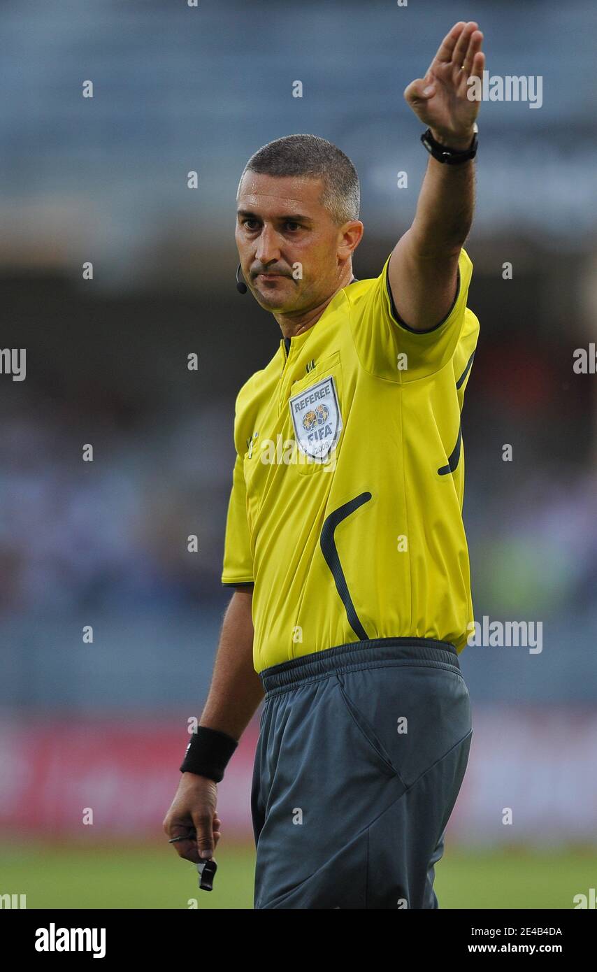 Referee stephane bre hi-res stock photography and images - Alamy