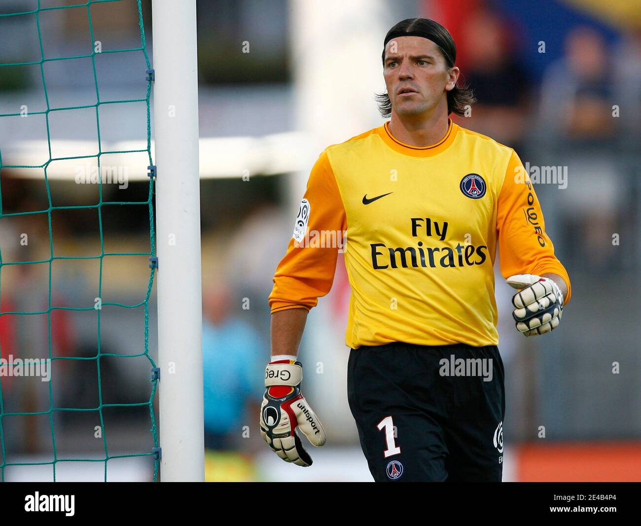 Goal keeper psg hi-res stock photography and images - Alamy