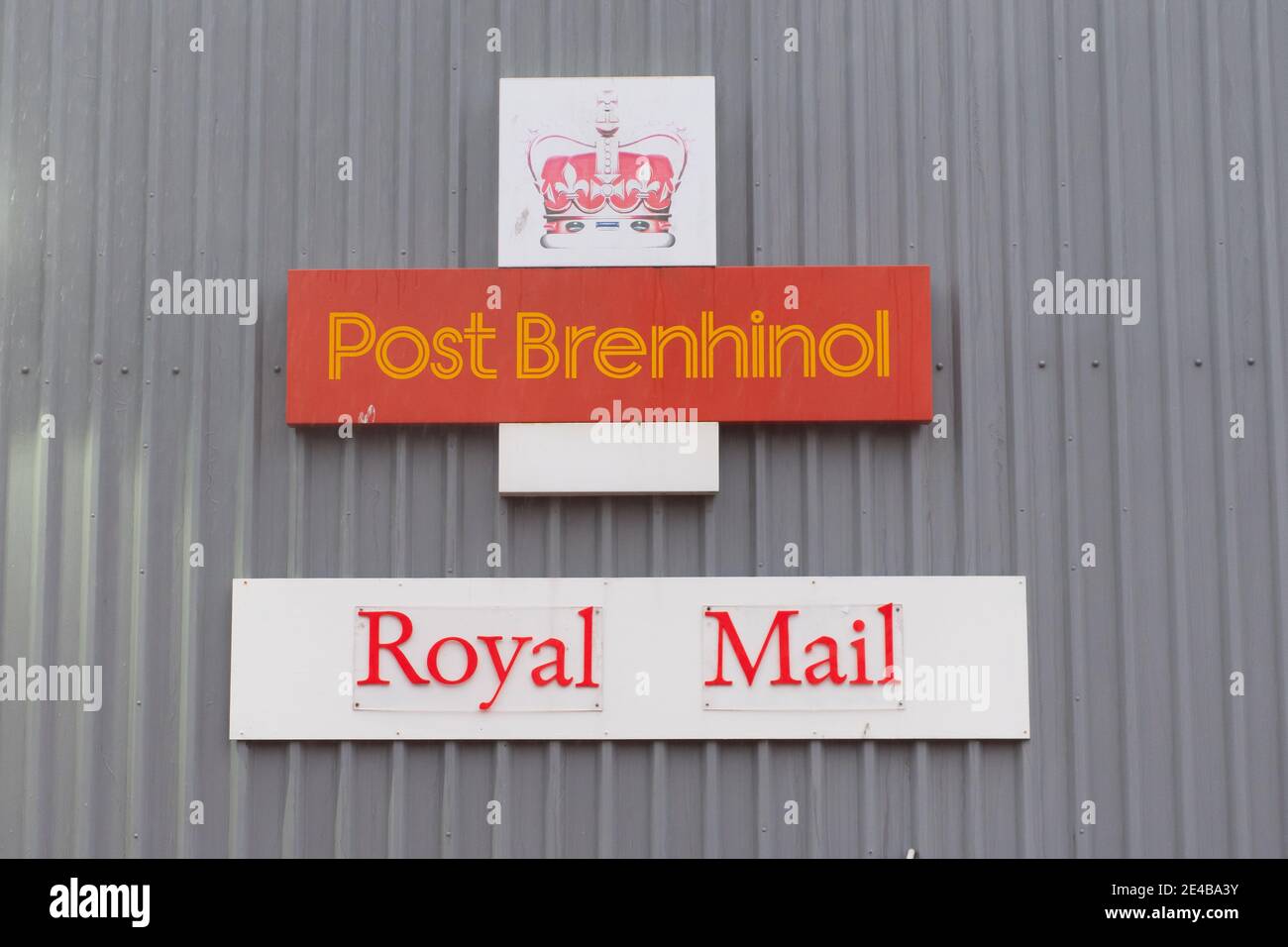 Royal mail sign hi-res stock photography and images - Alamy