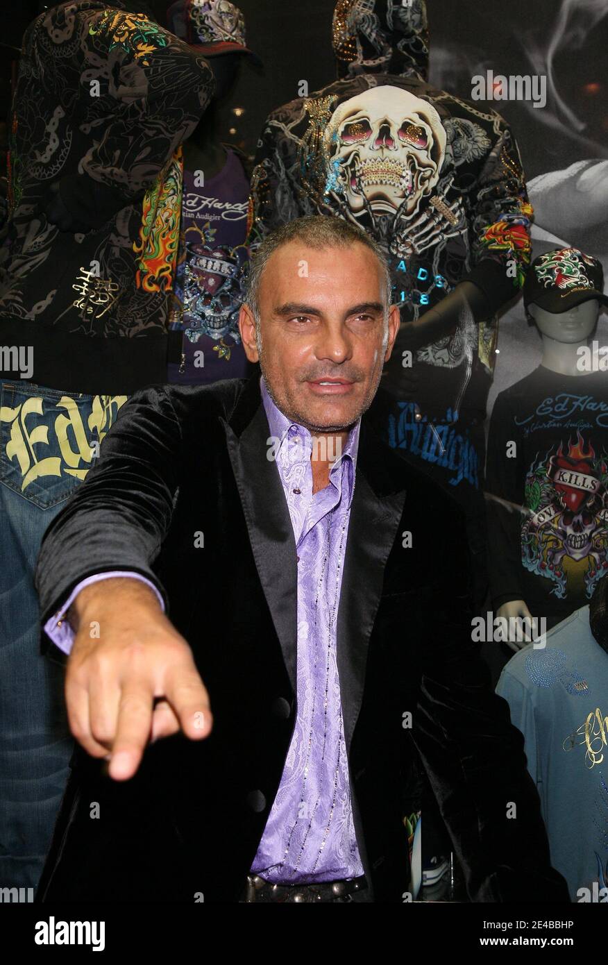 Store signe hi-res stock photography and images - Alamy