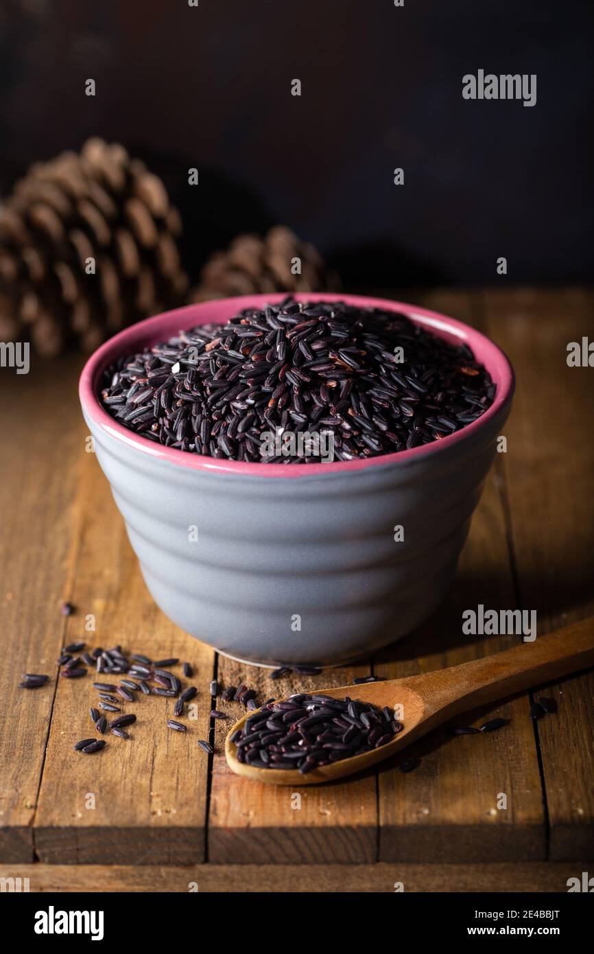 Dark wild rice hi-res stock photography and images - Alamy