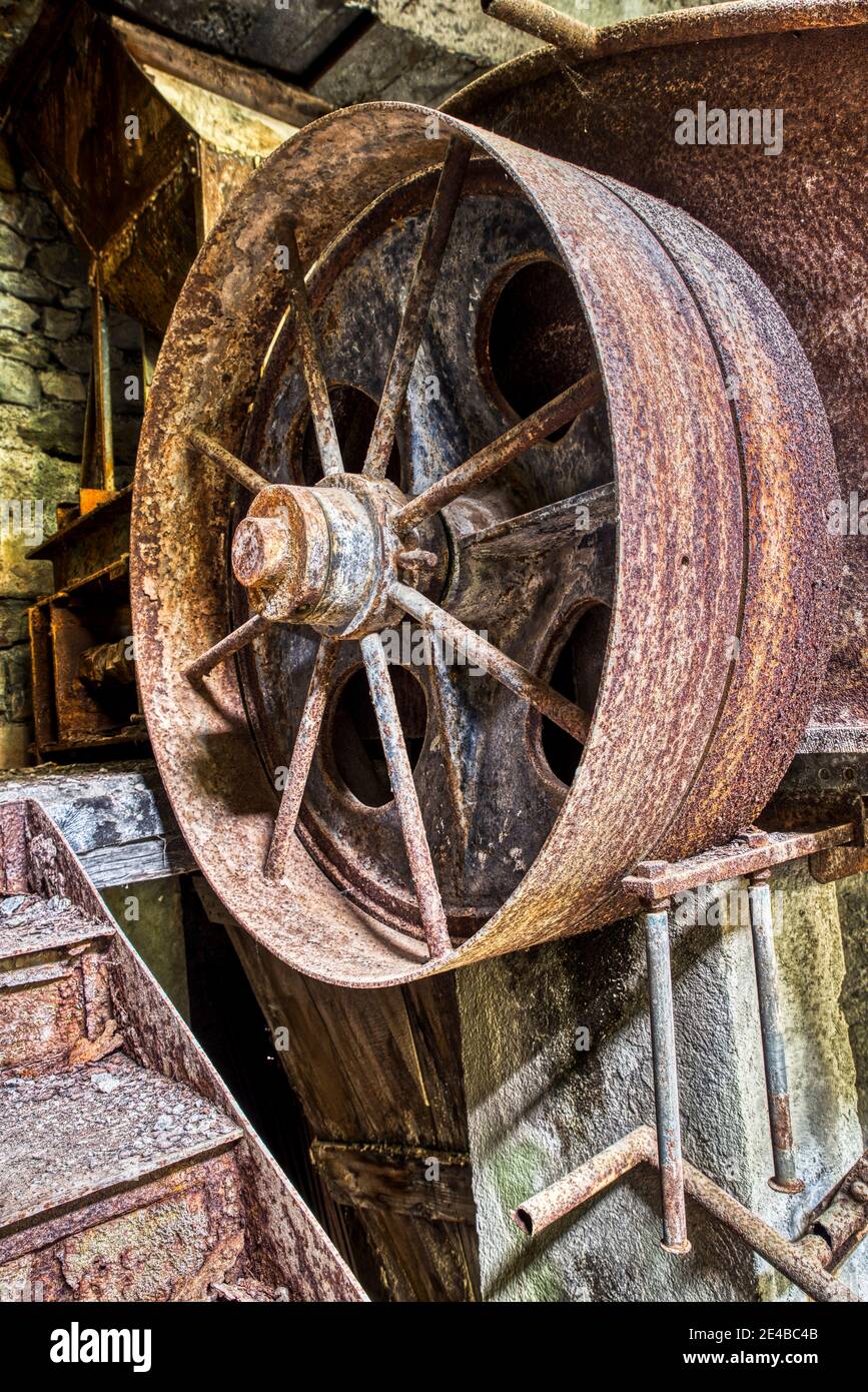 Machine drive wheel, spoked wheel, old, rusty Stock Photo - Alamy