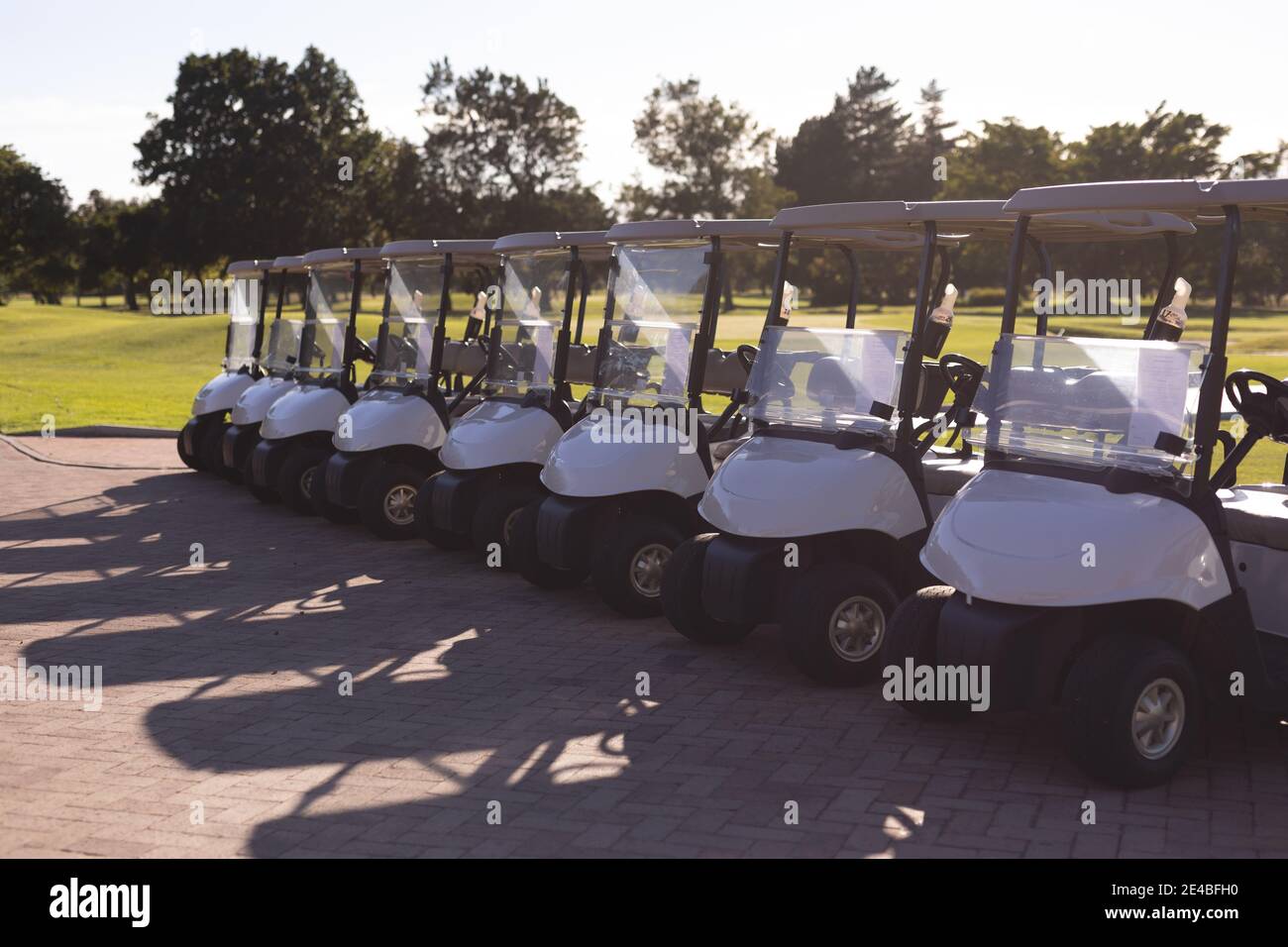 Golf buggies hi-res stock photography and images - Alamy