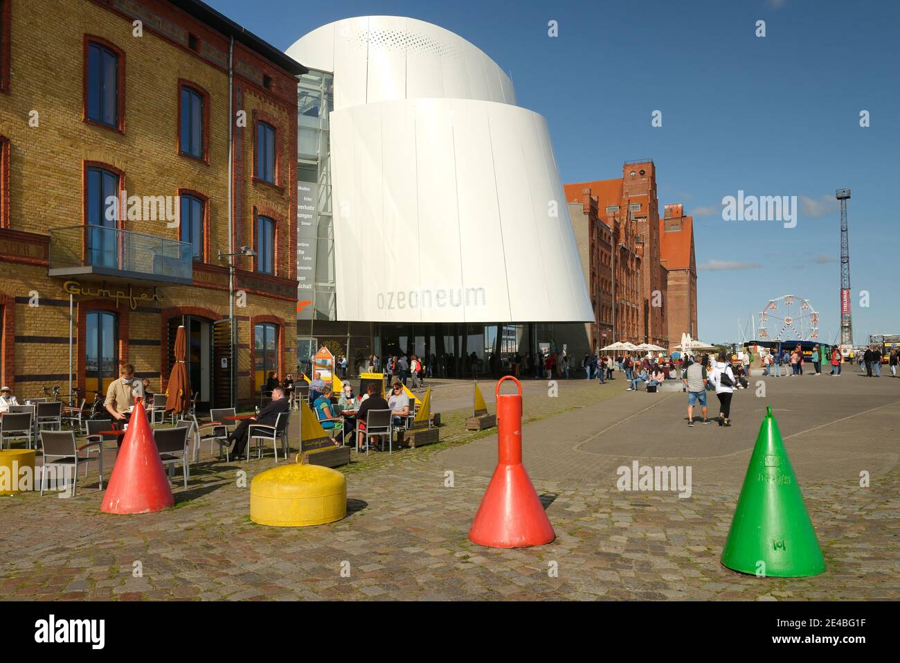 Ozeanium hi-res stock photography and images - Alamy