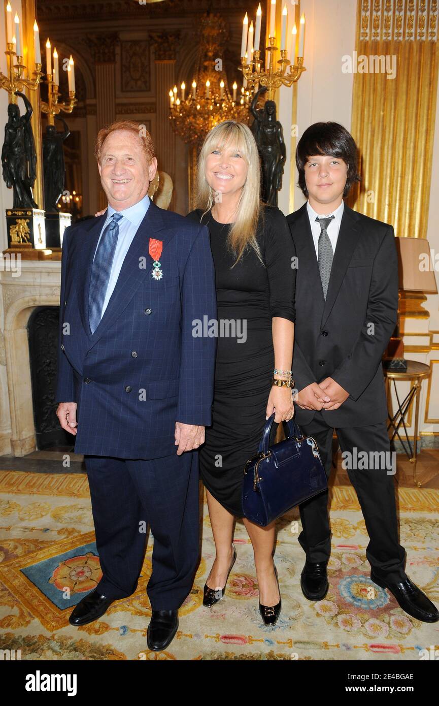 US producer Mike Medavoy poses with his wife Irena Ferris and his son ...