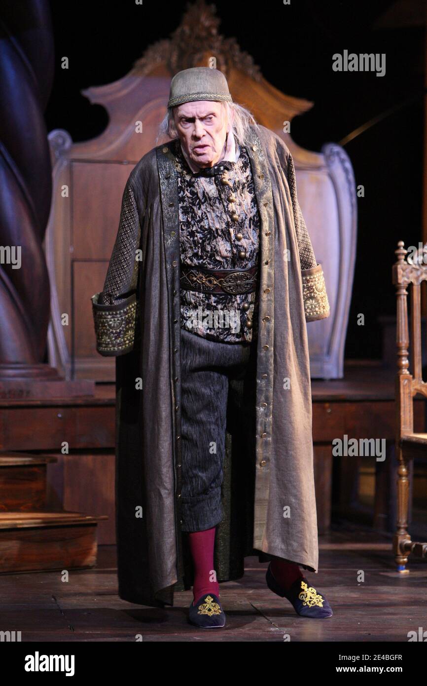 Robert hirsch hi-res stock photography and images - Alamy