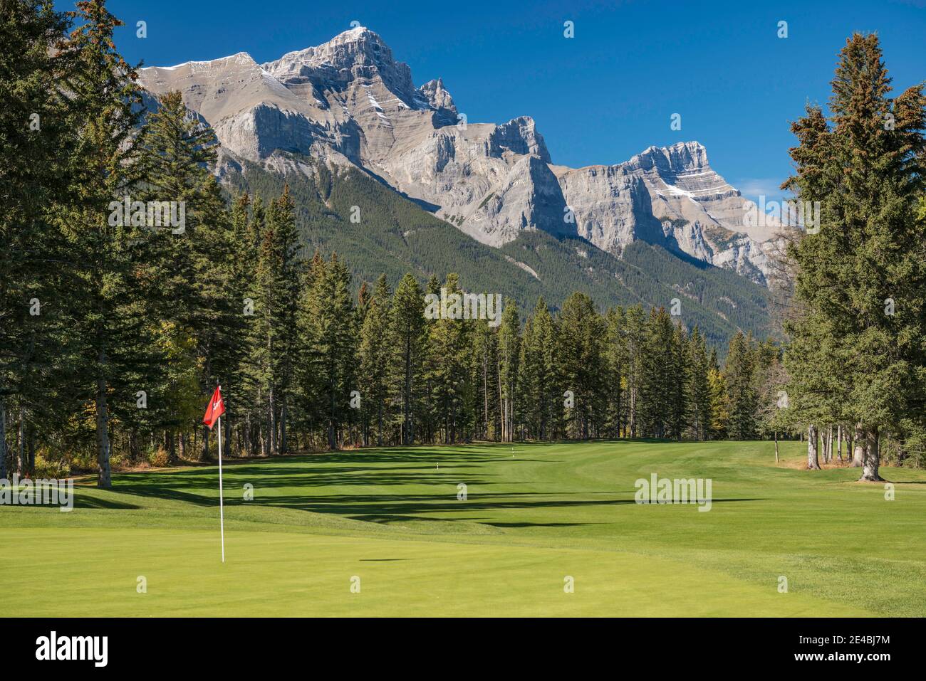 Mount rundle hi-res stock photography and images - Alamy