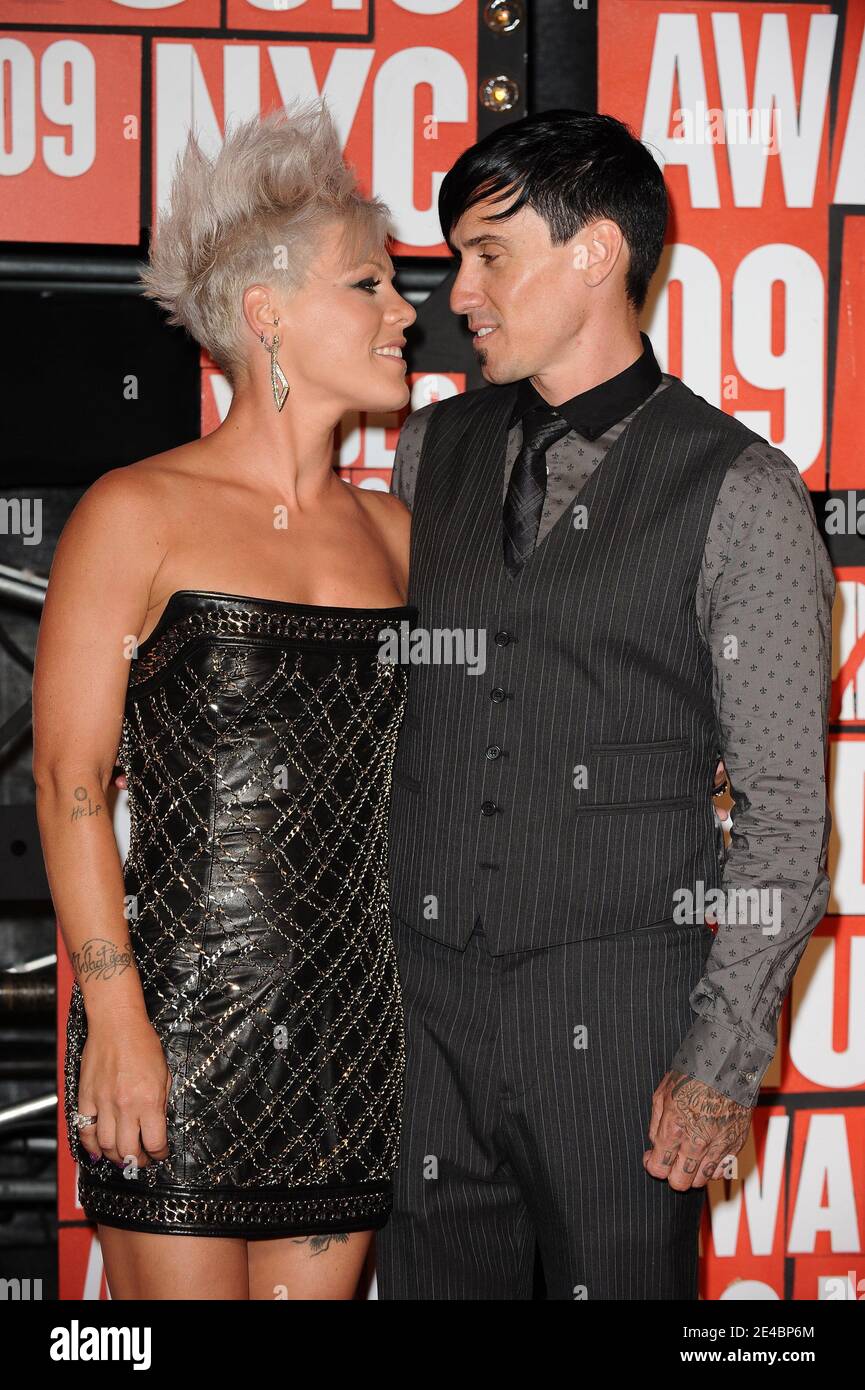 Musician Pink and Corey Hart arriving at the 2009 MTV Video Music ...