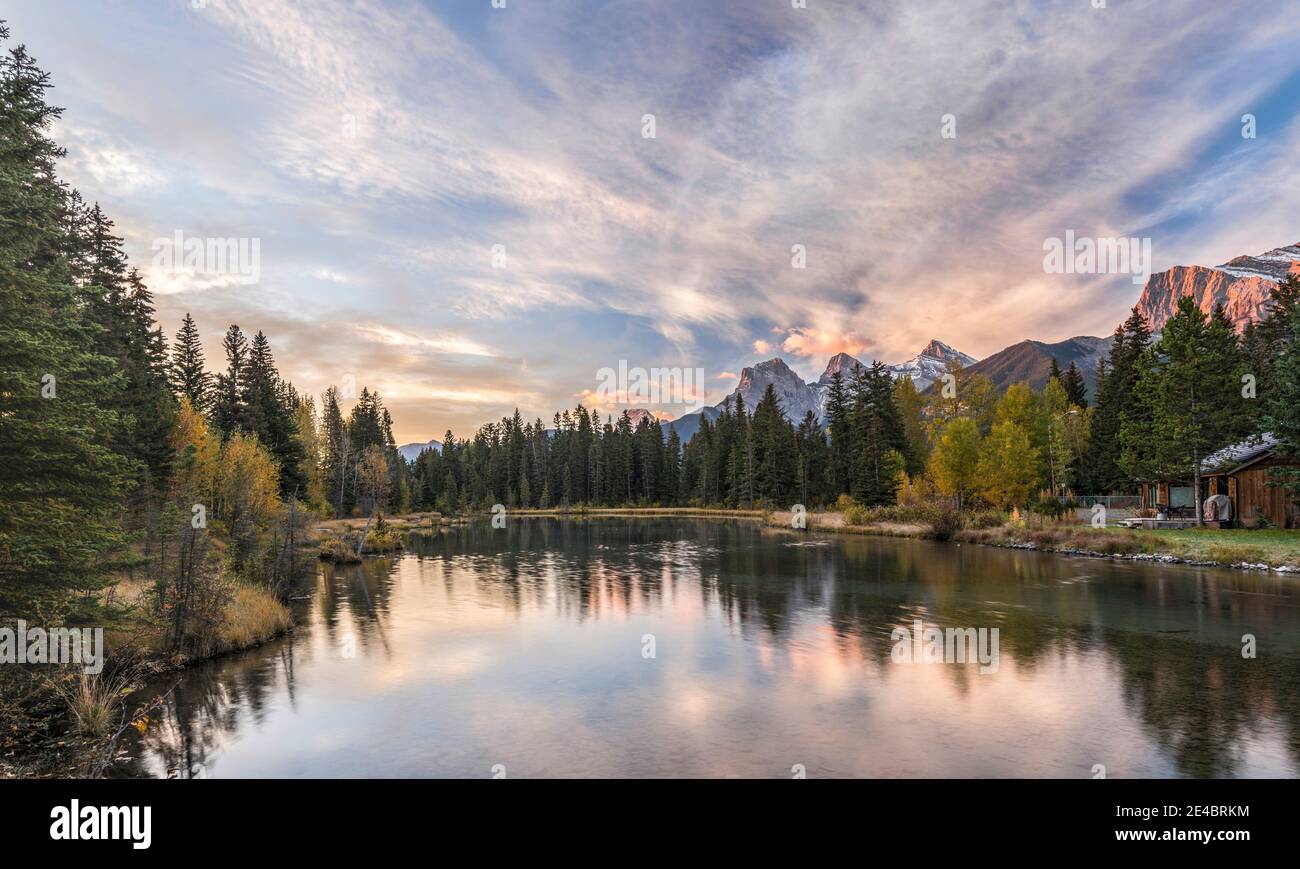 Three sisters sunset hi-res stock photography and images - Alamy
