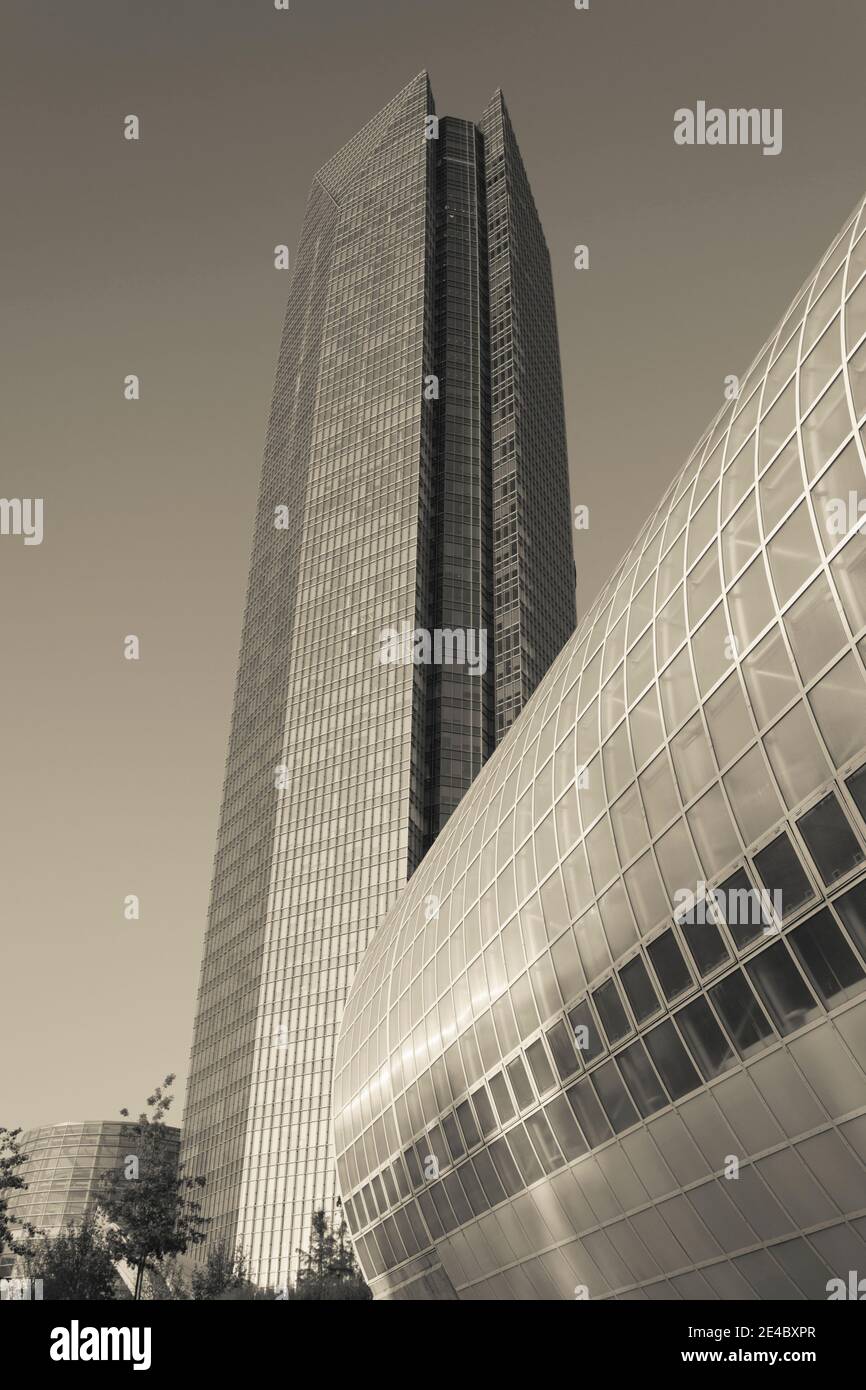 Devon energy tower hi-res stock photography and images - Alamy