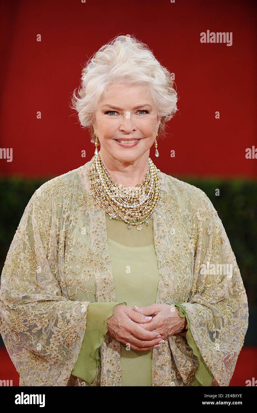 Ellen Burstyn arriving at the 61st Annual Primetime Emmy Awards, held ...