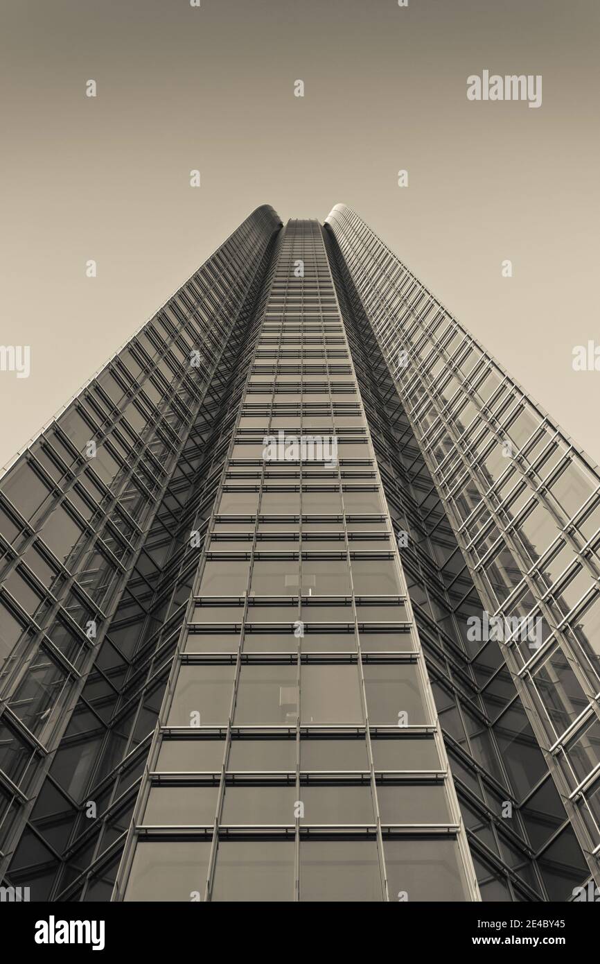 Low angle view of the Devon Tower, Oklahoma City, Oklahoma, USA Stock ...
