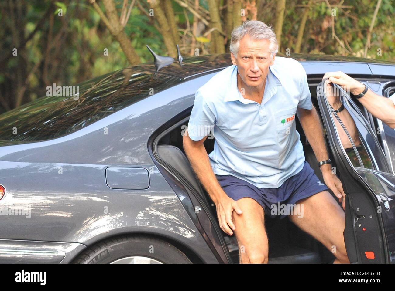 Former french prime minister Dominique de Villepin arrives to a jogging ...