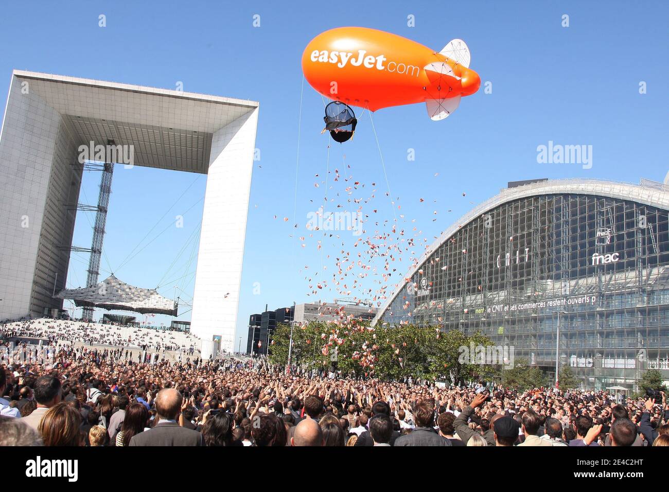 Illustration on 40 winners on 1000 Plane tickets offered by Easy Jet ...