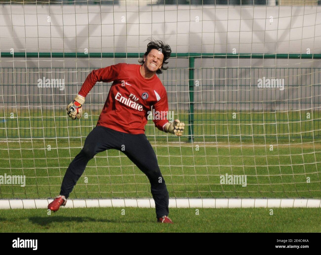 PSG's goal keeper Gregory Coupet during the soccer training session at ...