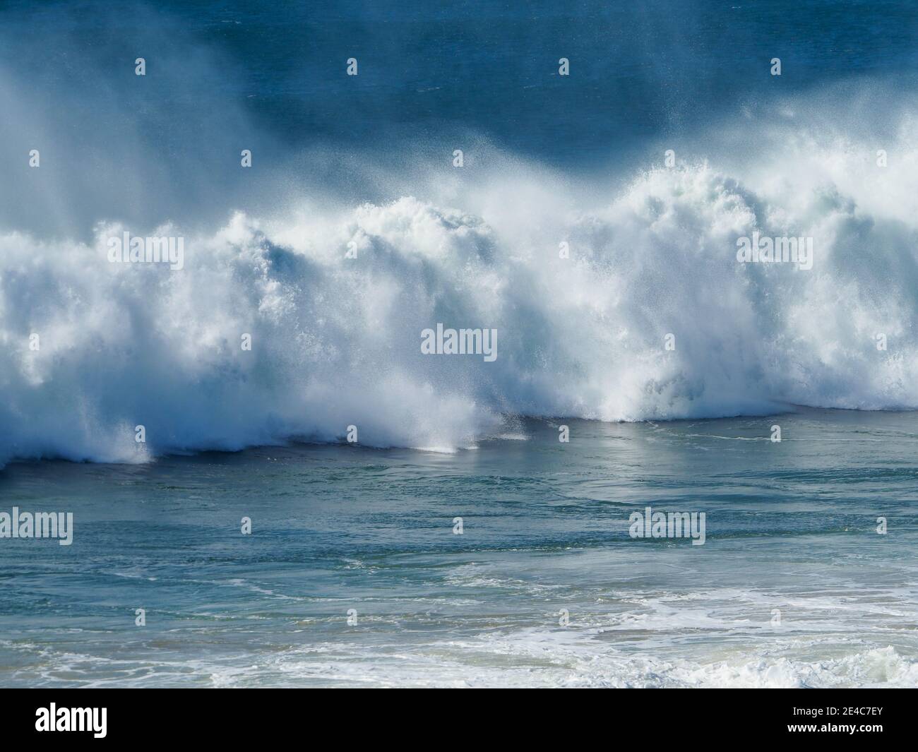 Foam From A Wave High Resolution Stock Photography and Images - Alamy