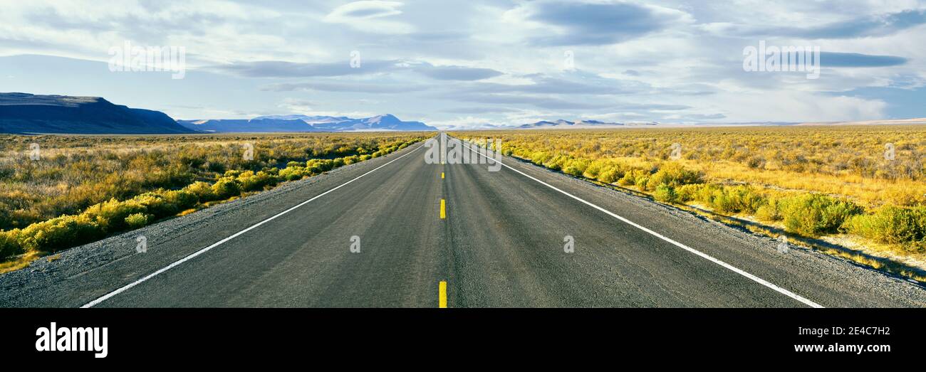 No passing line hi-res stock photography and images - Alamy