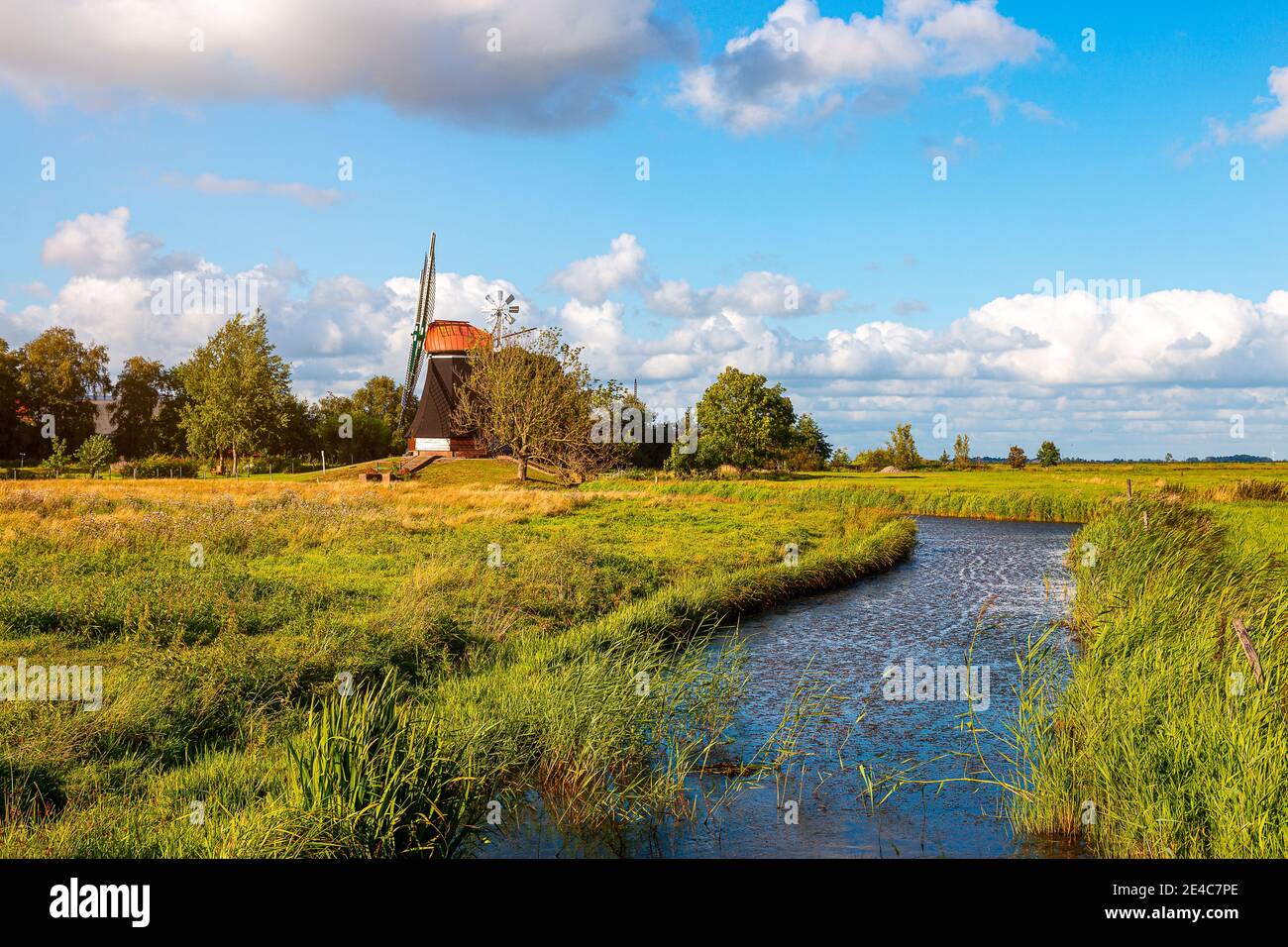 Bunde hi-res stock photography and images - Alamy