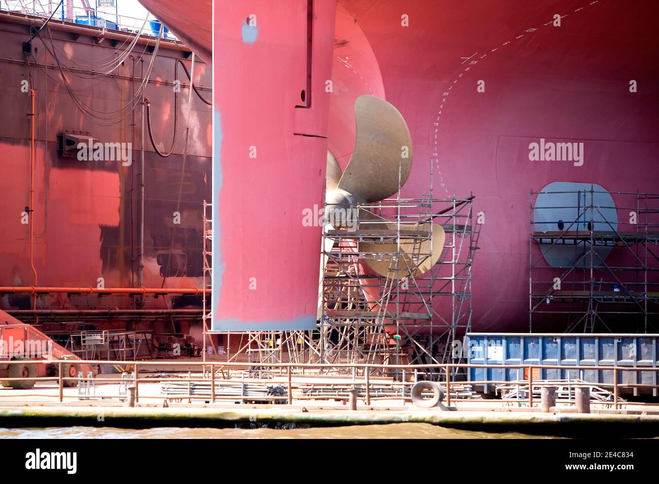 Restoration of a cargo ship in the port of Hamburg Stock Photo - Alamy