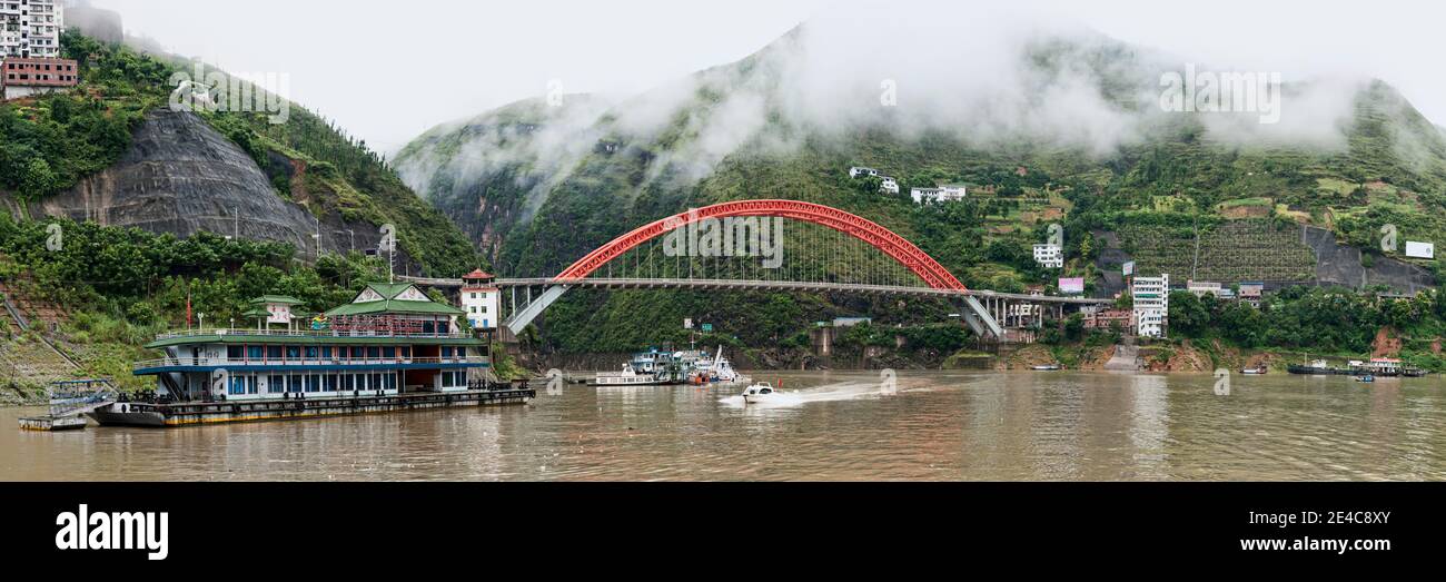 Yangtze river bridge over hi-res stock photography and images - Alamy