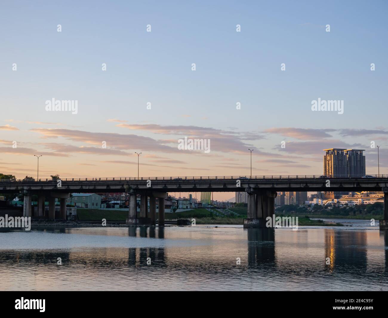 Afternoon view of the Bitan Bridge at Xindian District, Taipei, Taiwan ...