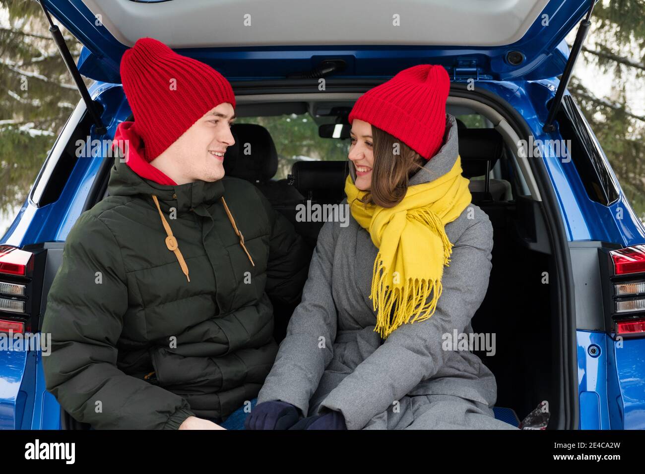 Young Couple Sitting In Car Kiss High Resolution Stock Photography and ...