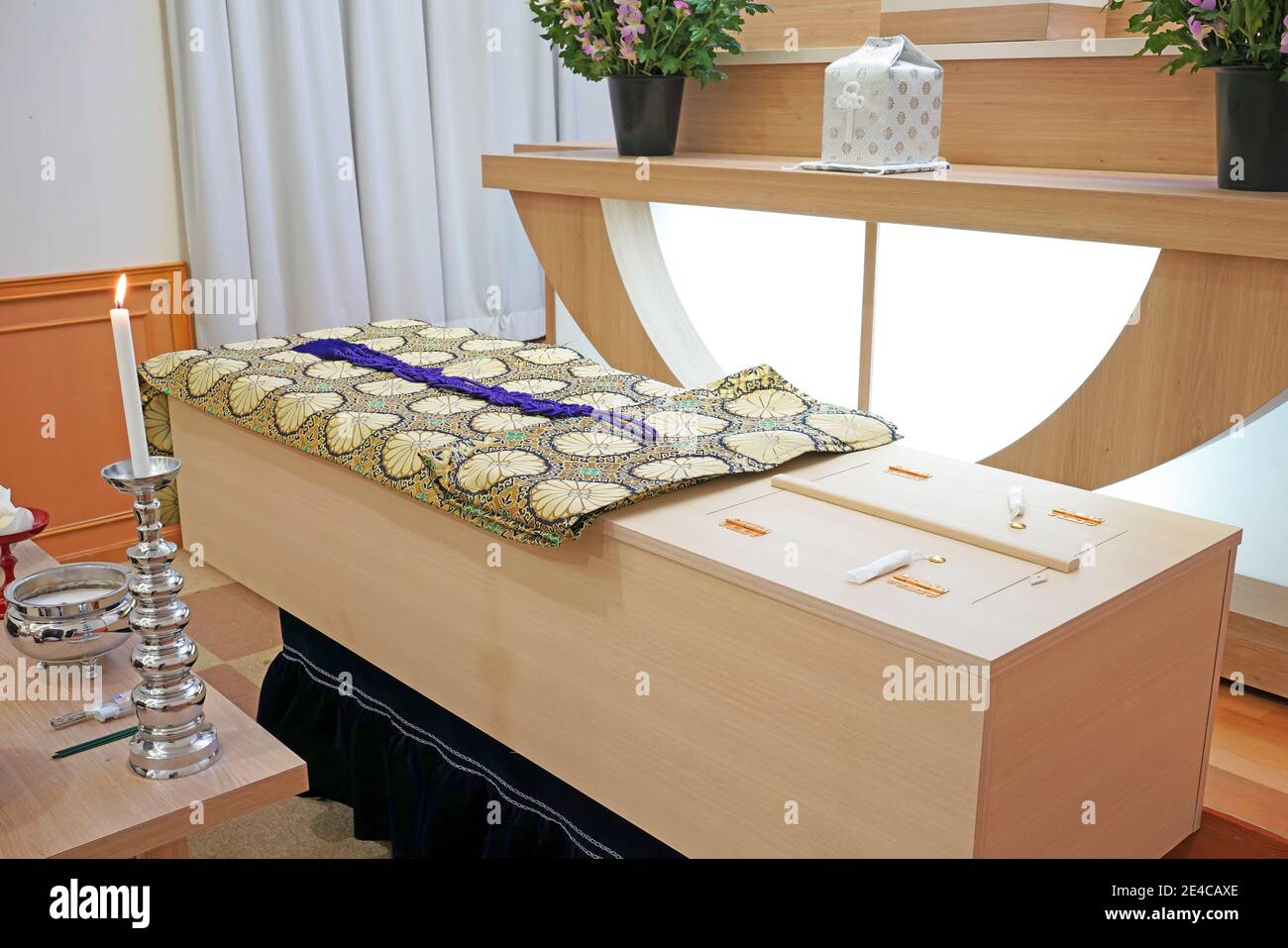 Small funeral home of Japanese style Stock Photo - Alamy