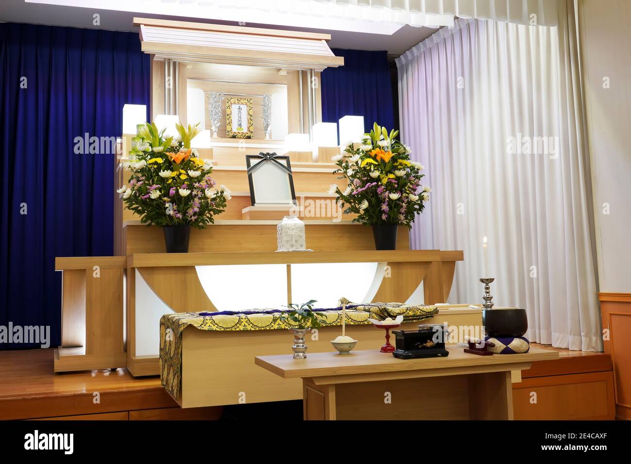 Small funeral home of Japanese style Stock Photo - Alamy