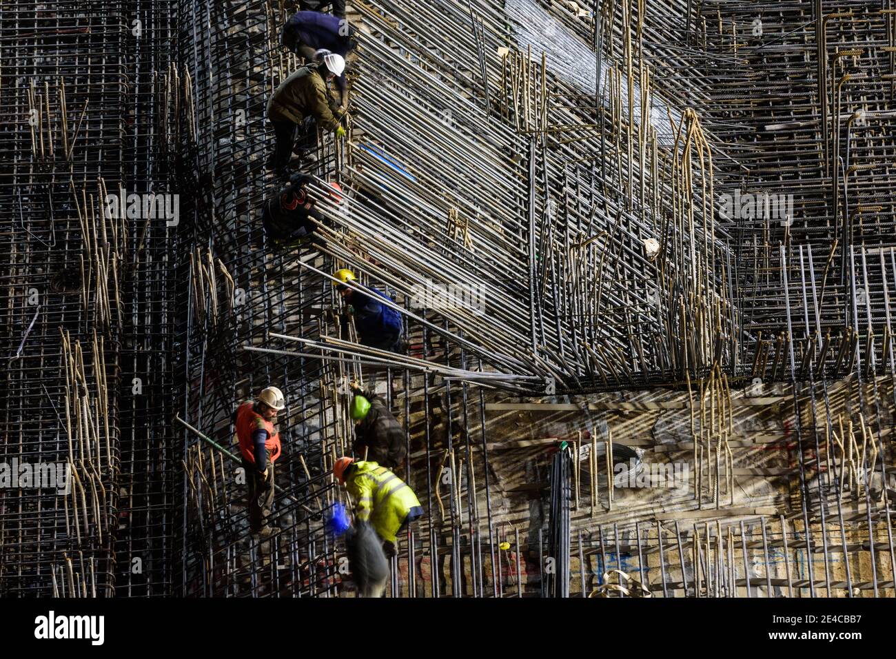 Install reinforcement braiding hi-res stock photography and images - Alamy