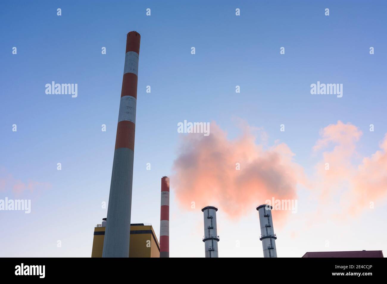 Power station simmering of company wien energie in 11 simmering hi-res ...