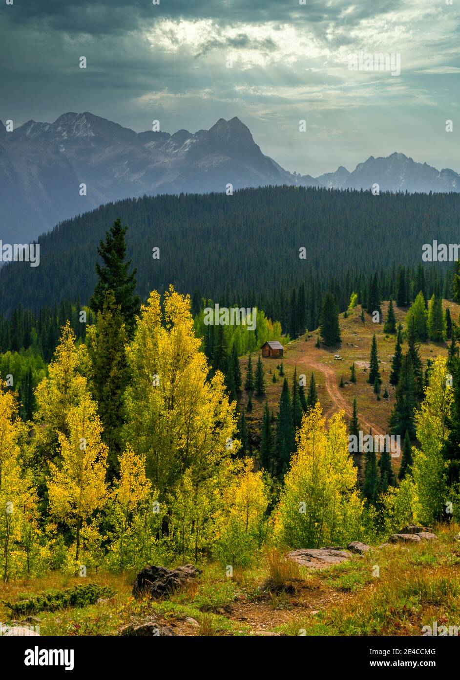 Orientation vertical landscape hi-res stock photography and images - Alamy