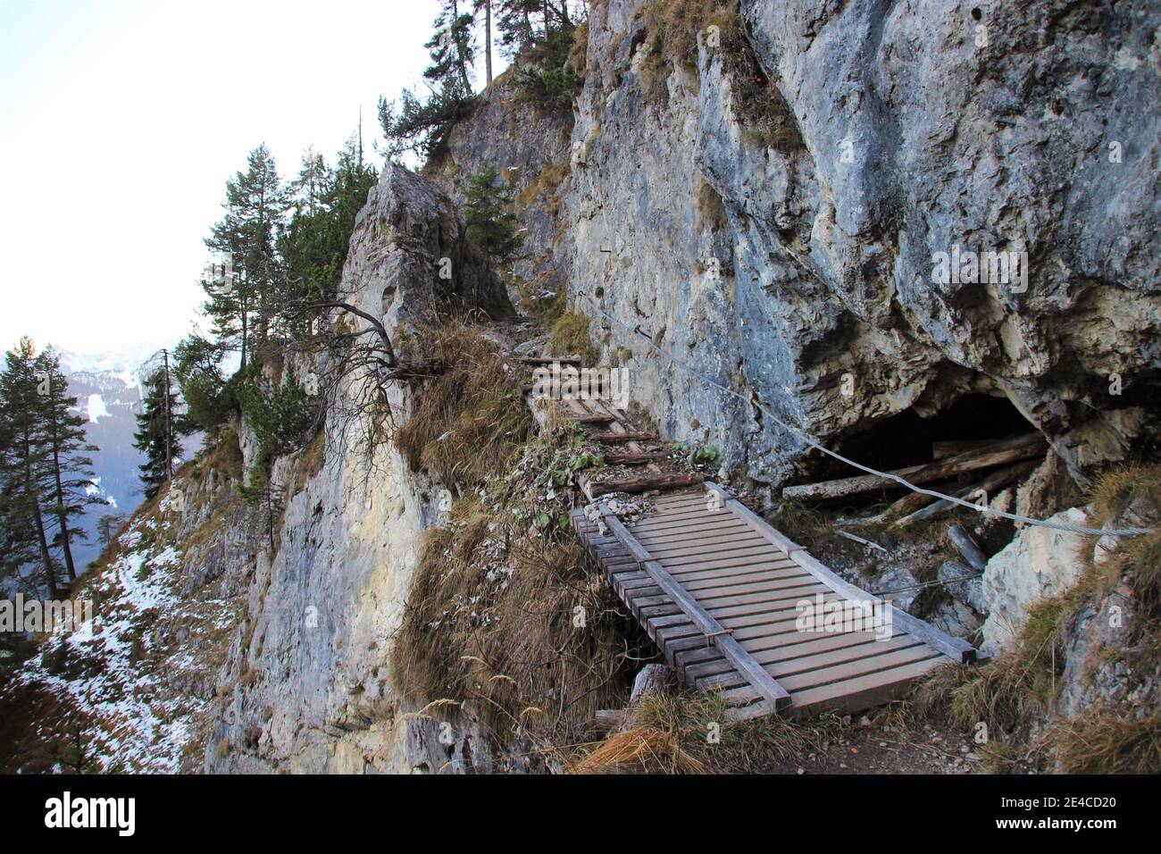 Hike to the Königsstand (1453m) on the Kramer, bridge in the rocky path ...