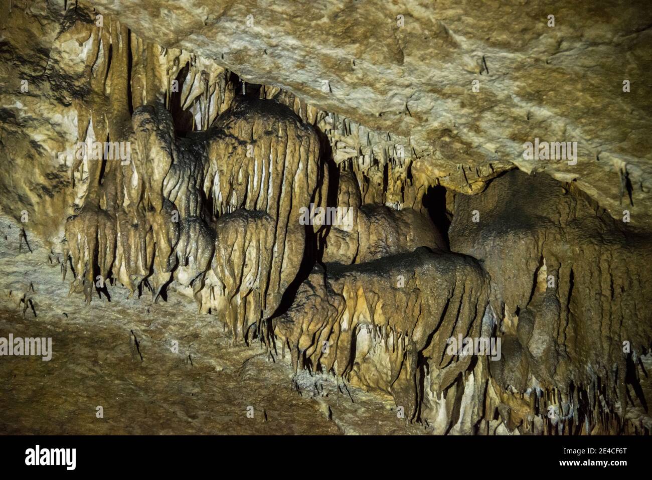 Stalactites stalagmite hi-res stock photography and images - Alamy