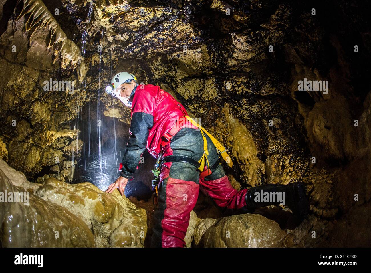 Stalactite dripping hi-res stock photography and images - Alamy