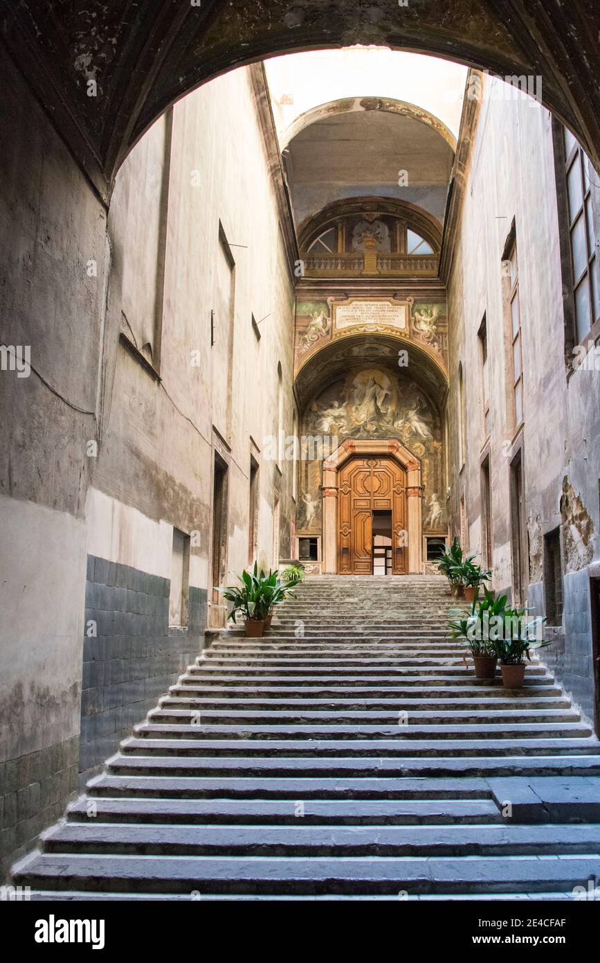 Courtyard gates hi-res stock photography and images - Alamy