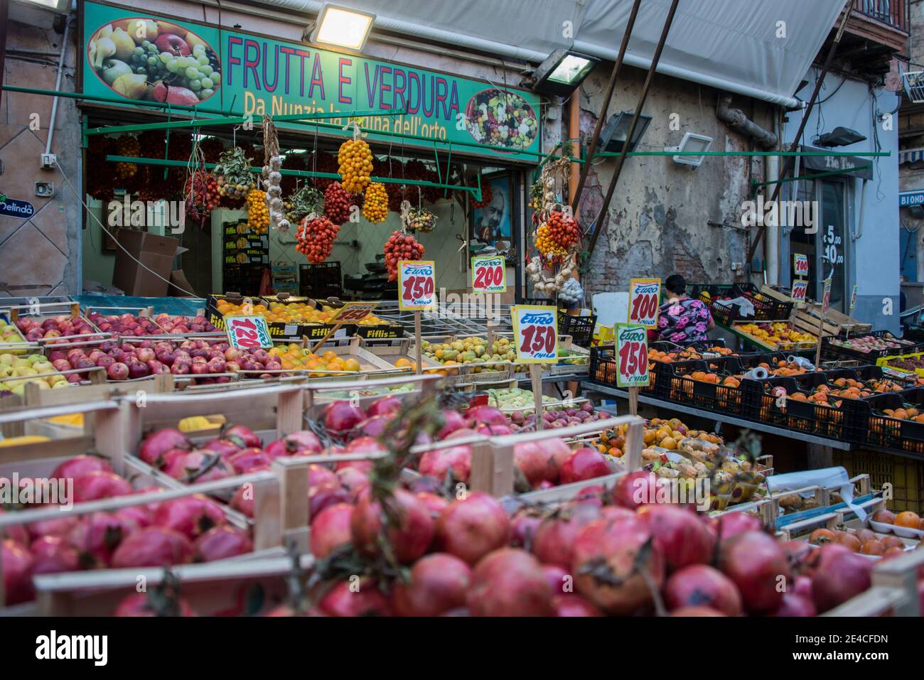 Vegetable display hi-res stock photography and images - Alamy
