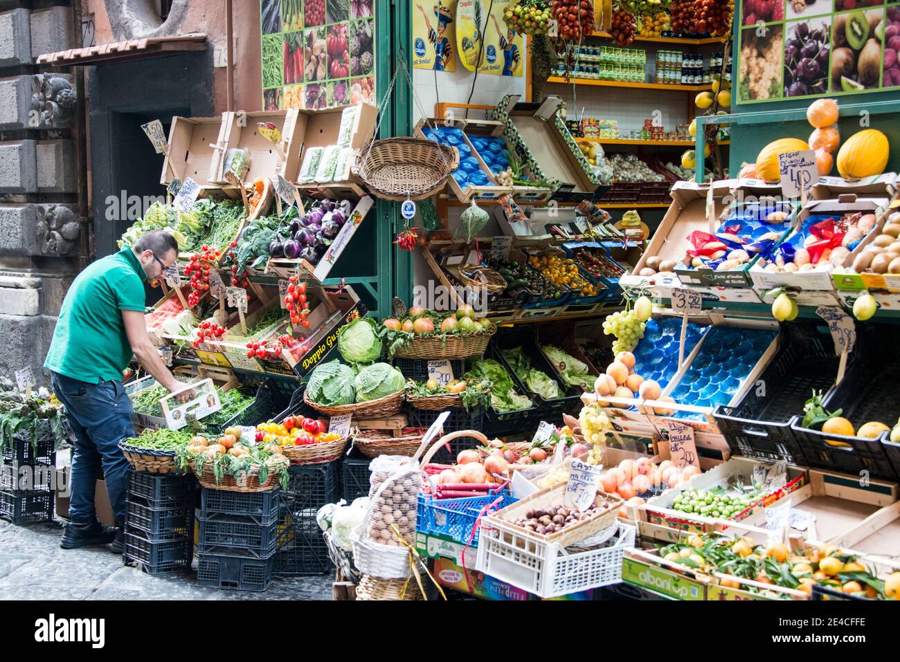 Vegetable display hi-res stock photography and images - Alamy