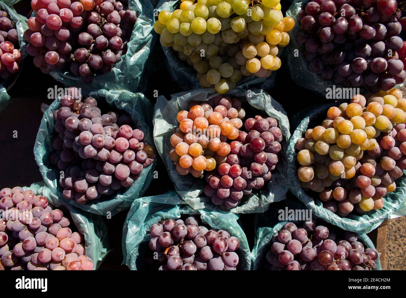 Bright red colored fruits hi-res stock photography and images - Alamy