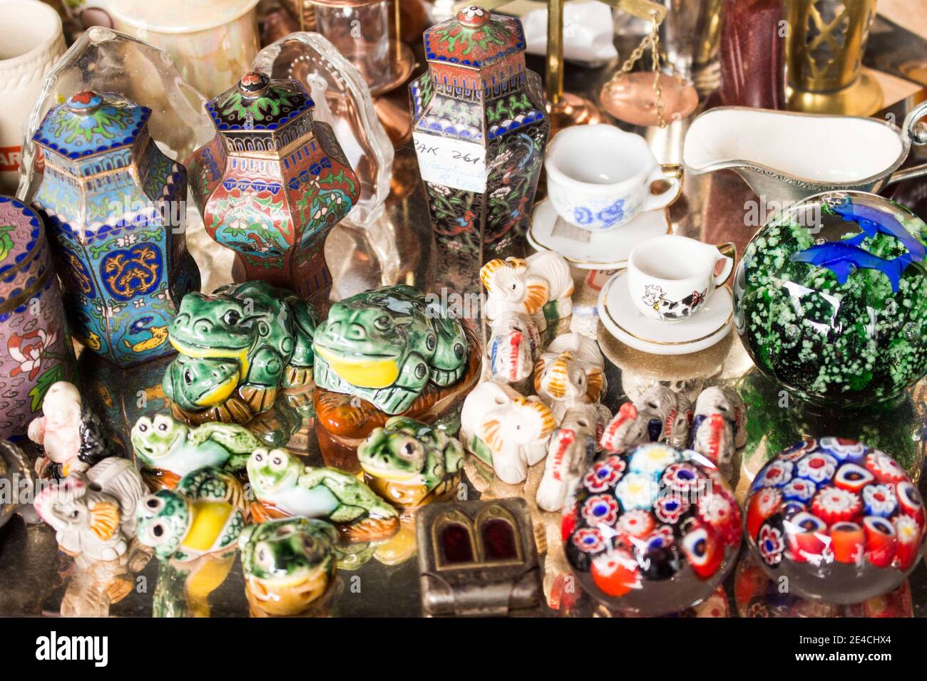 Antique porcelain jar hi-res stock photography and images - Alamy
