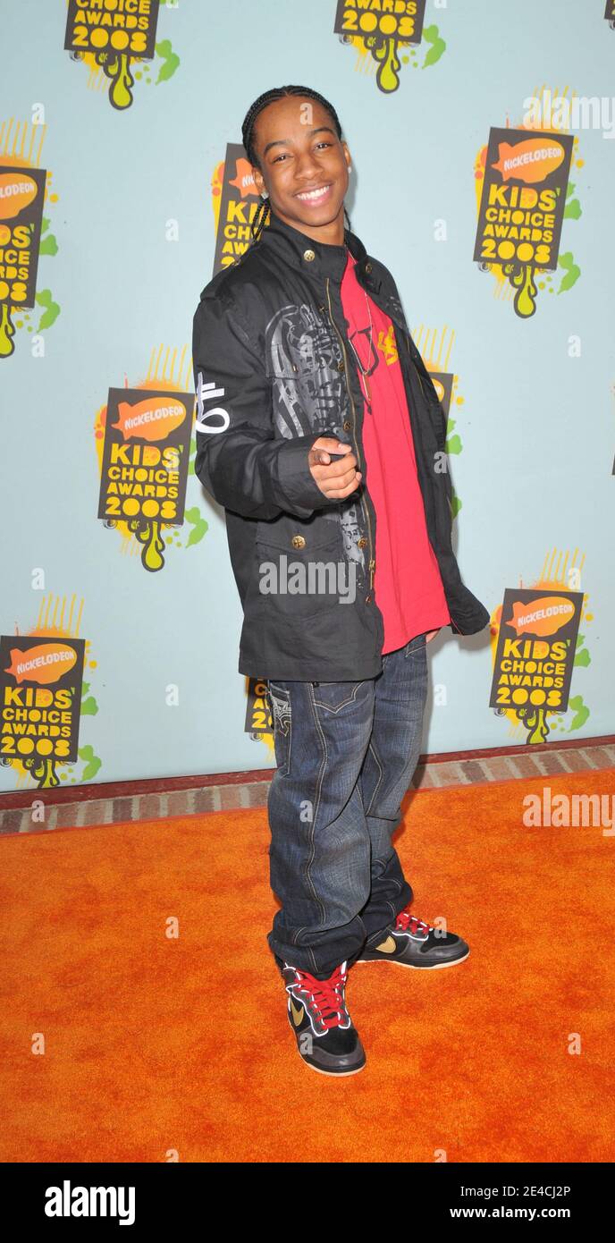Little JJ arrives at 2008 Nickelodeons Kids Choice Awards at the Pauley ...