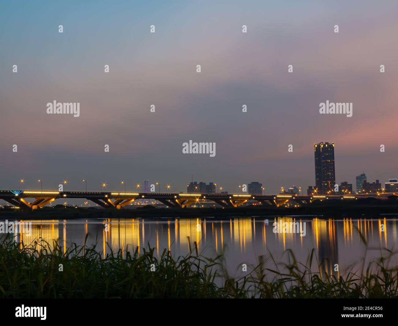 The wharf area hi-res stock photography and images - Alamy